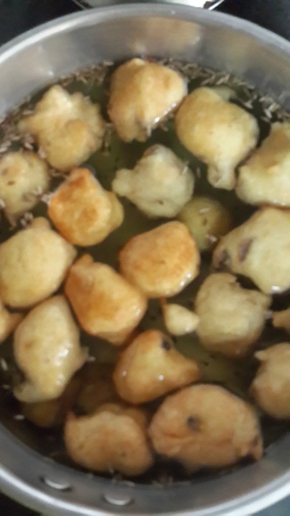 Dahi Vada – Lentil dumplings in Chilled Yogurt – Aromas and Flavors ...